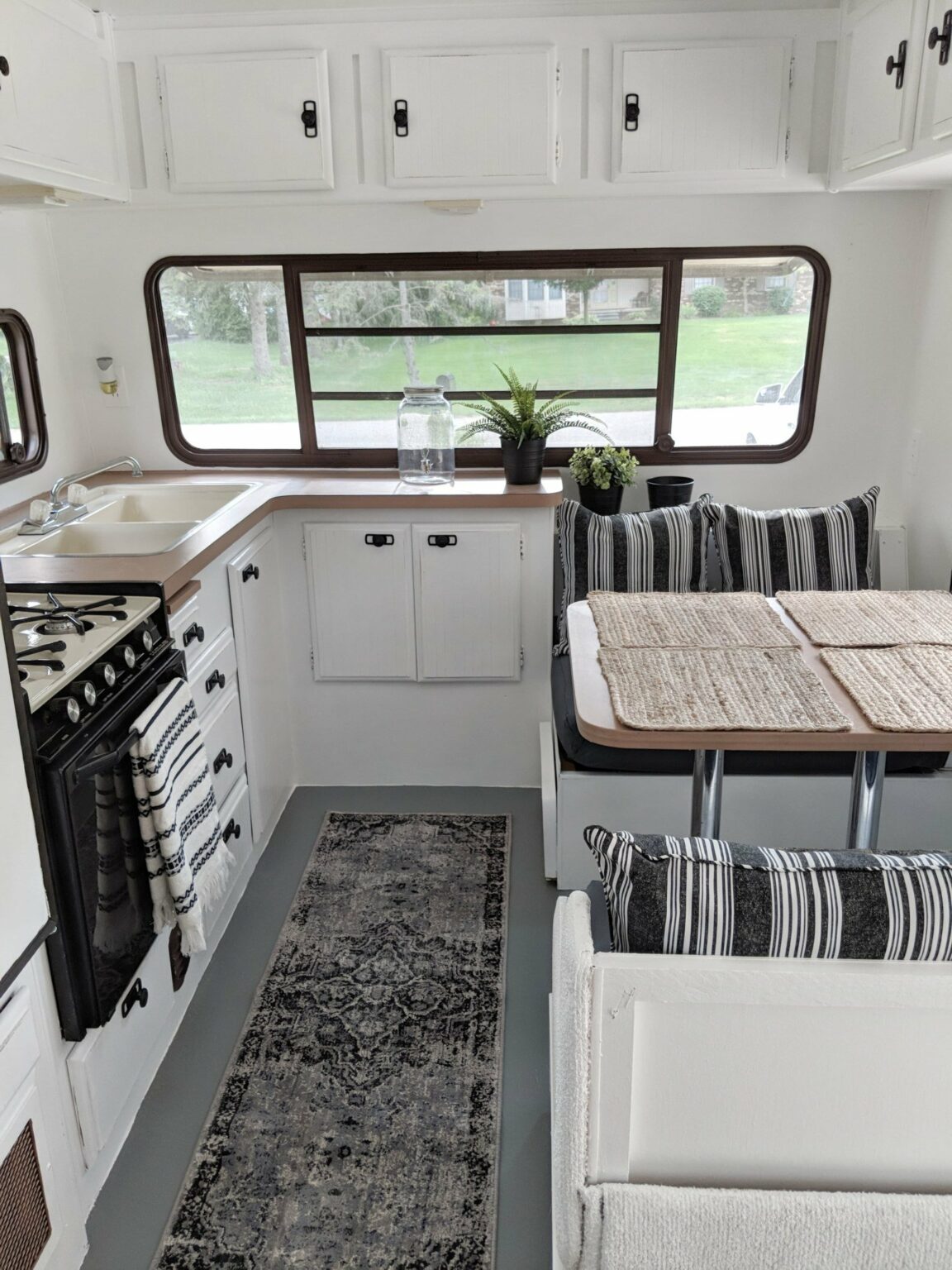 SOLD: 1987 Vintage Trailer Newly Renovated 1987 Vintage Camper for Sale