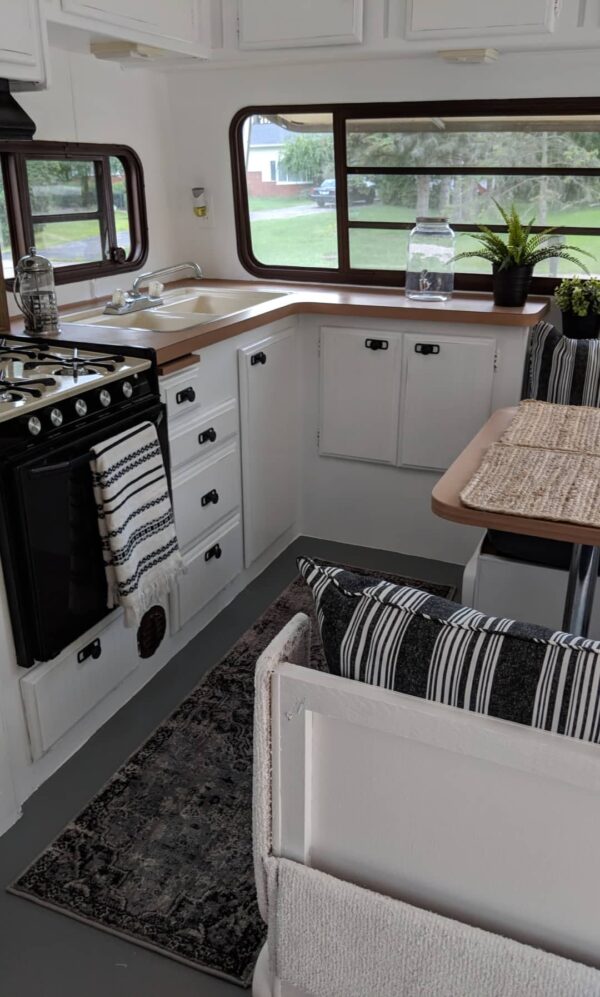 SOLD: 1987 Vintage Trailer Newly Renovated 1987 Vintage Camper for Sale