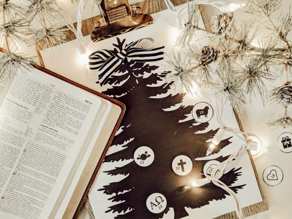 Printable Advent Calendar and Family Devotions for Christmas