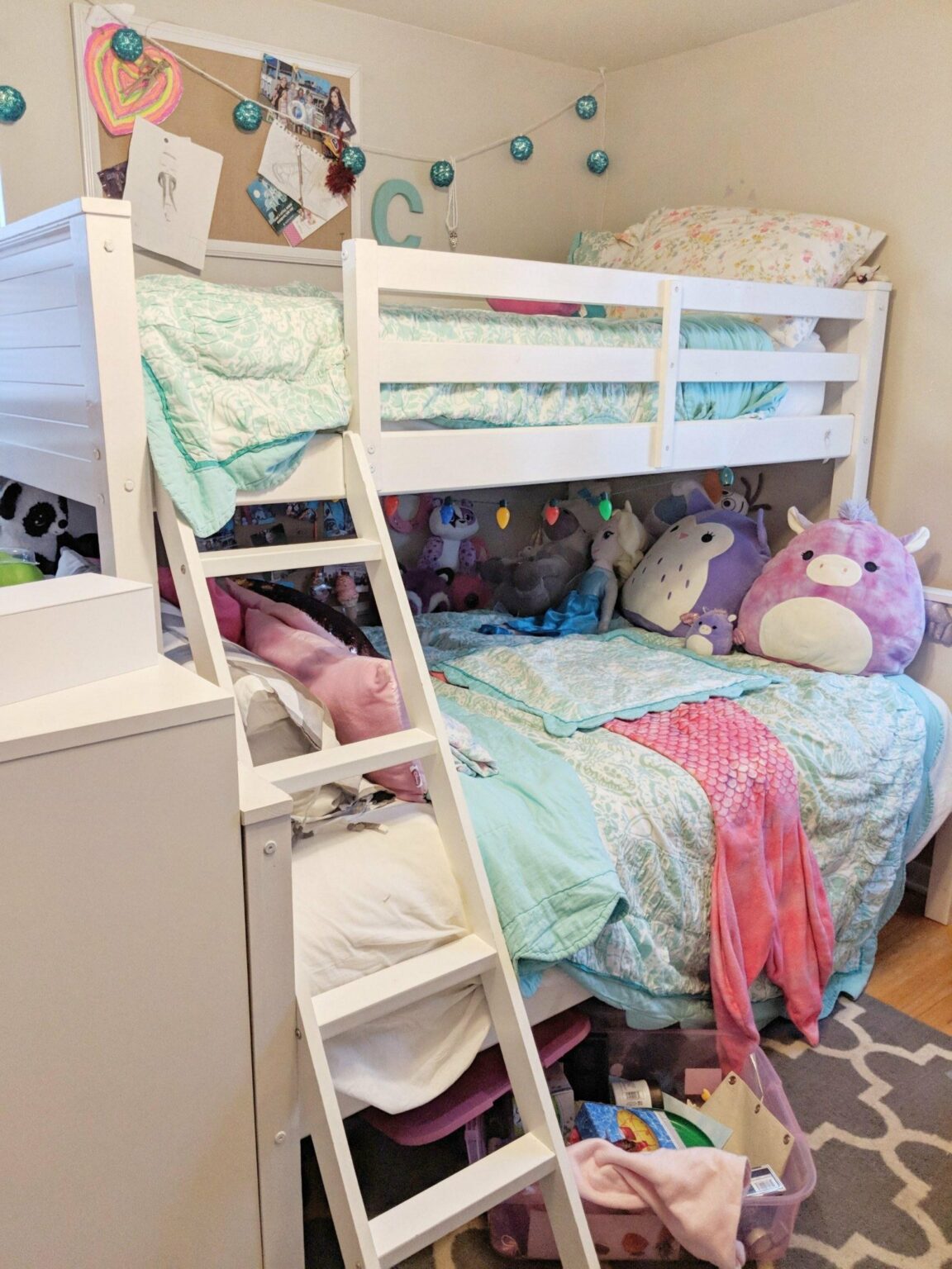 Shared Girl's Bedroom Organizing and Decor Ideas