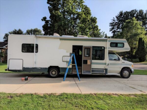 How to Paint the Exterior of an RV