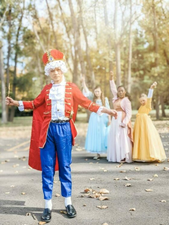 DIY Hamilton Costumes! King George and the Schuyler Sisters