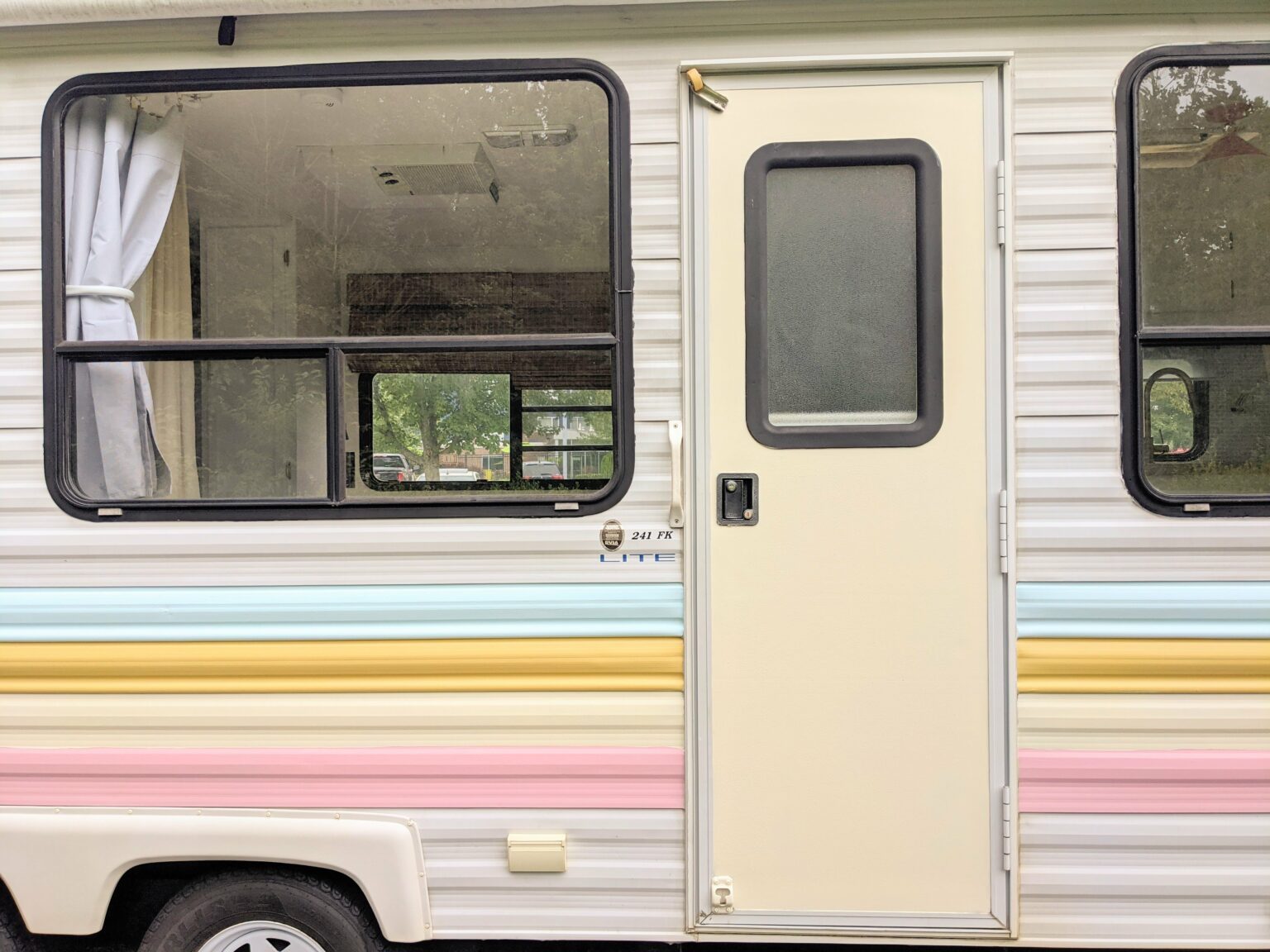 Outdated Coachmen Catalina RV Gets a Dreamy Renovation